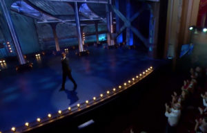 'The Daily Show' goes 'undesked' for Chicago shows - NewscastStudio