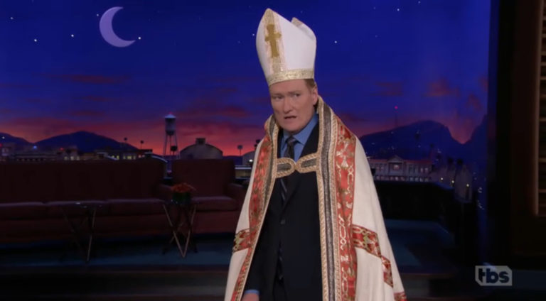 Full moon sets on 'Conan' as show switches to new set - NewscastStudio