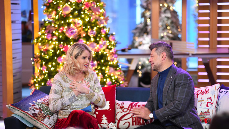'GMA Day' goes big with holiday decorations - NewscastStudio