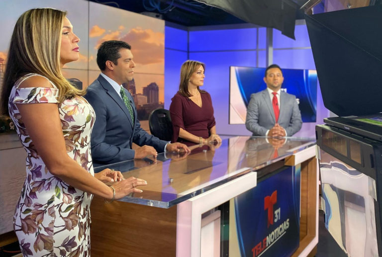 Orlando Telemundo station debuts new set - NewscastStudio