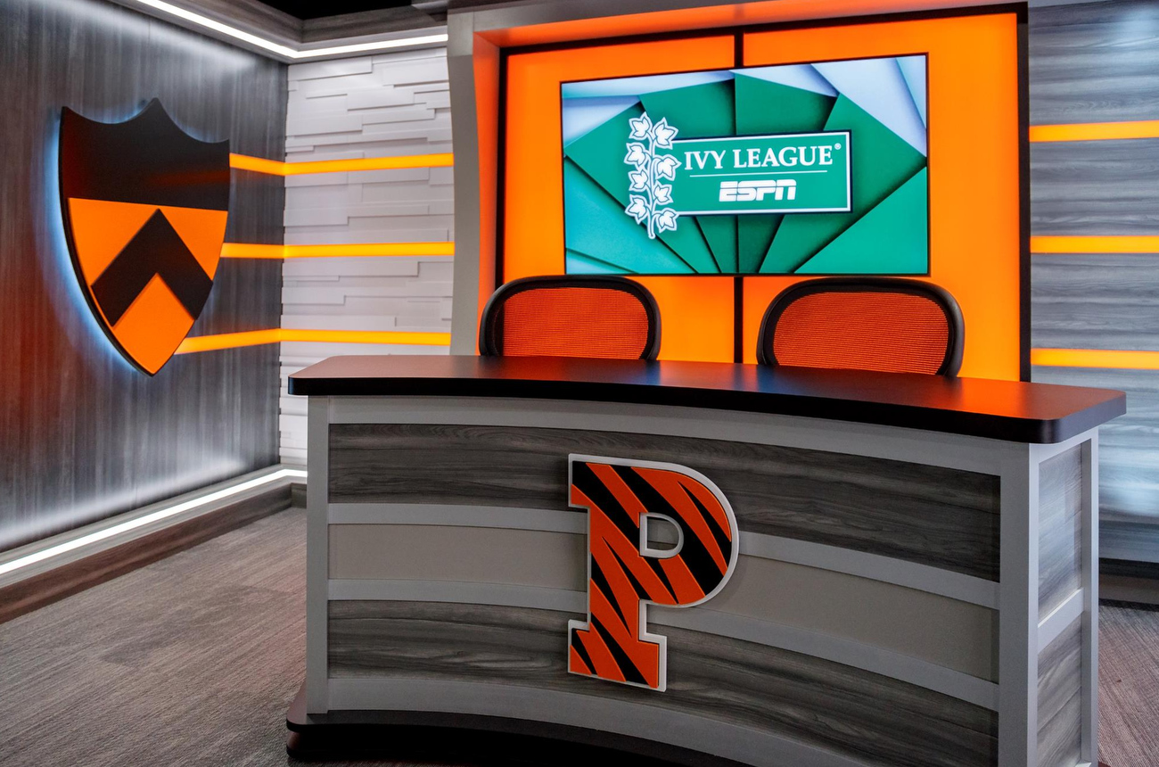 Set Design Galleries with Higher Education Broadcast Studio